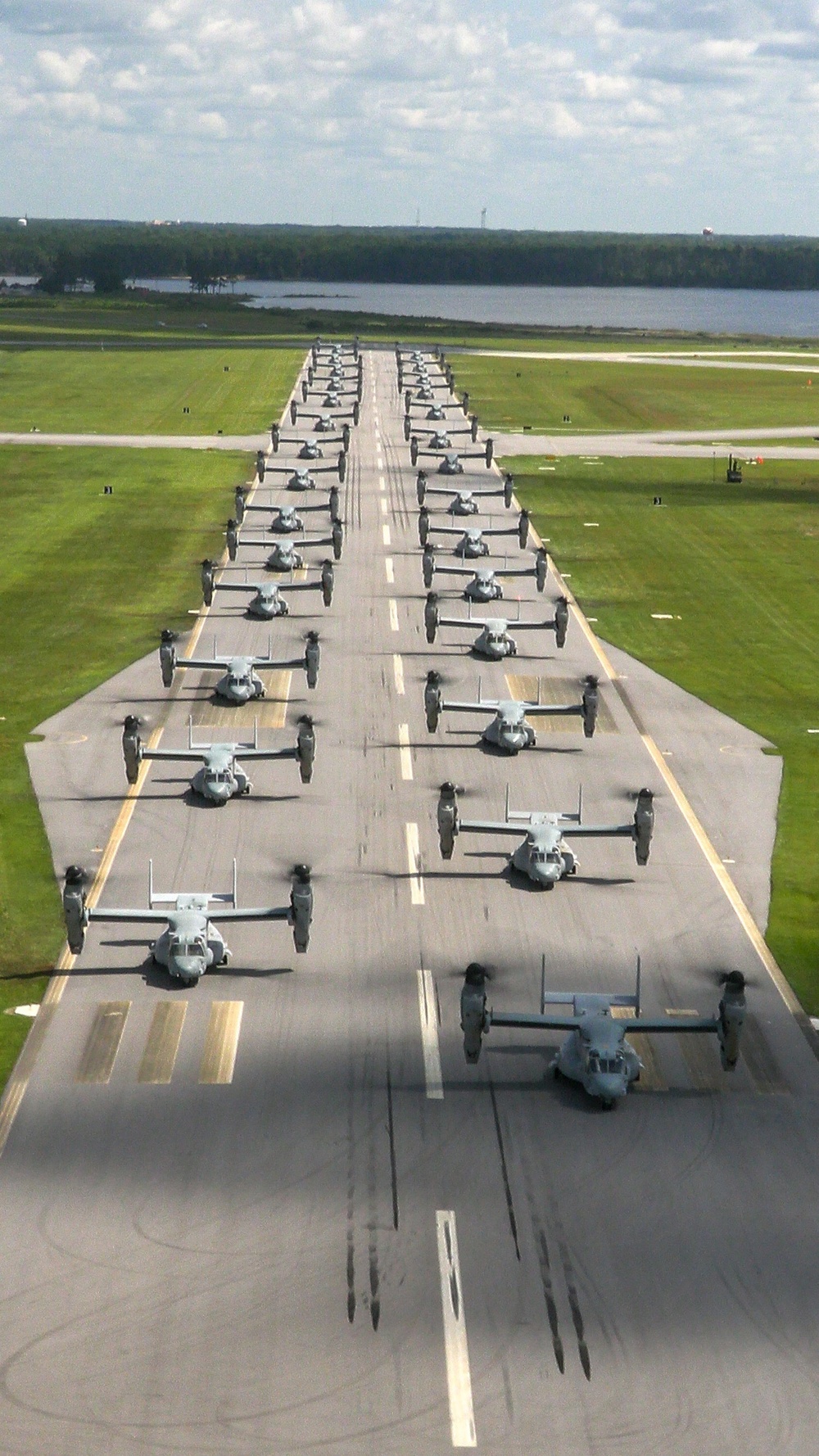 DVIDS - Images - Full Tilt: 2nd MAW MV-22B Ospreys Prepare to Fly