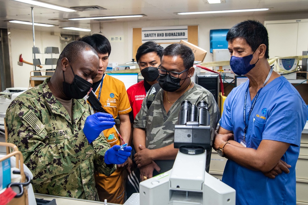 DVIDS - Images - Pacific Partnership Sailors participate in multi-national knowledge exchange ...