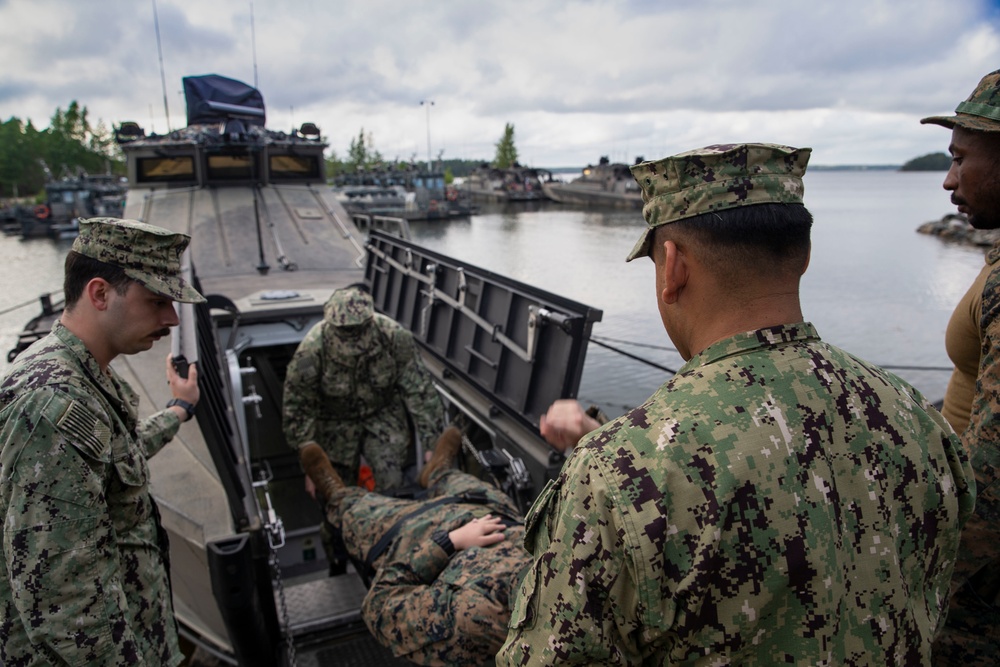 DVIDS - Images - Bilateral Medical Training [Image 4 of 5]