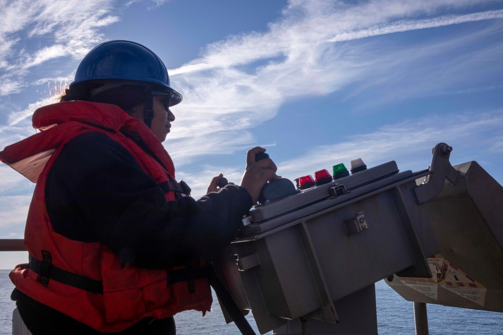 DVIDS - Images - Gunston Hall Conduct Boat Deck Operations [Image 2 of 6]