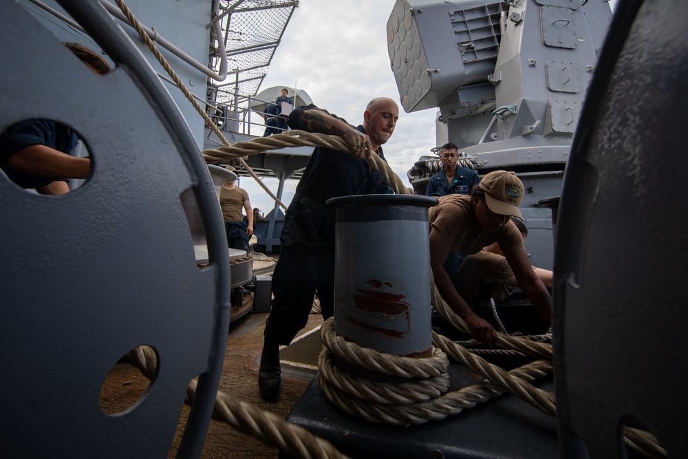 DVIDS - Images - BATAAN PULLS INTO PORT [Image 2 of 2]