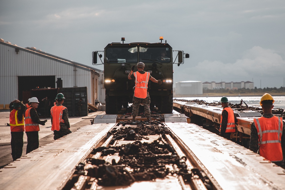 DVIDS - Images - Combat Logistics Regiment 27 conducts railhead ...