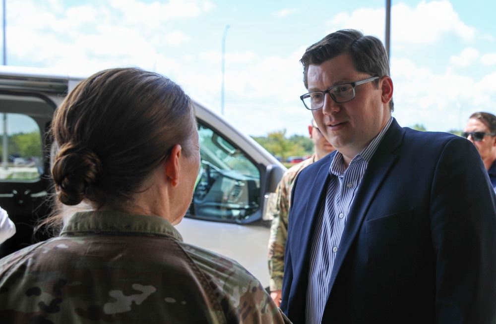 DVIDS - Images - Congressman LaTurner Visits the 1st Infantry Division ...