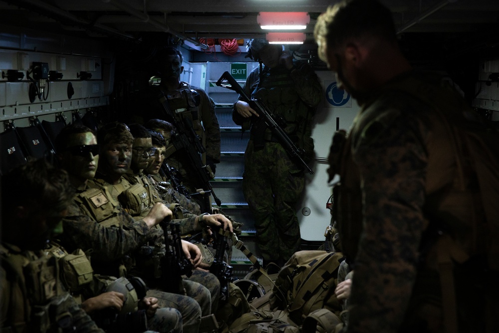 DVIDS - Images - Golf Company Raid Departure [Image 5 of 7]