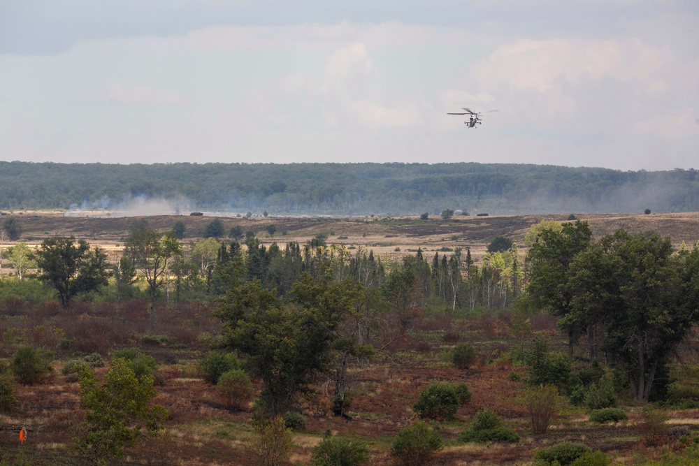 DVIDS - Images - Marines with Marine Light Attack Helicopter Squadron ...