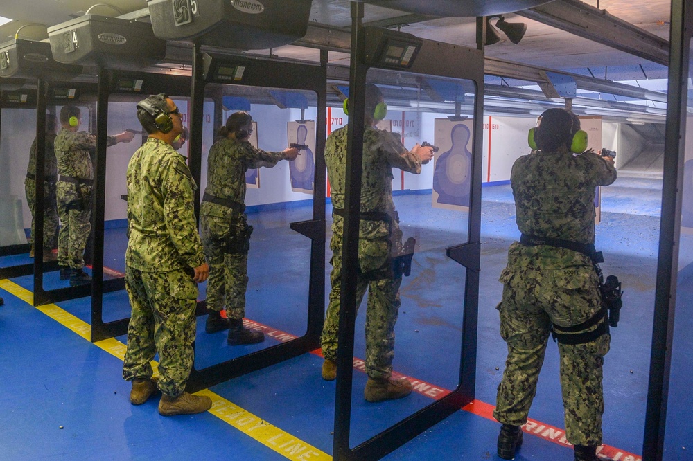 DVIDS - Images - COMLCSRON ONE Sailors Participate in Naval Handgun ...