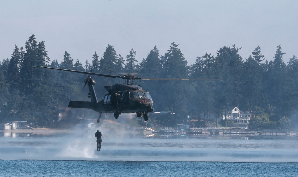 DVIDS - Images - Warkhawks support 2-75th Ranger Helocast [Image 1 of 9]