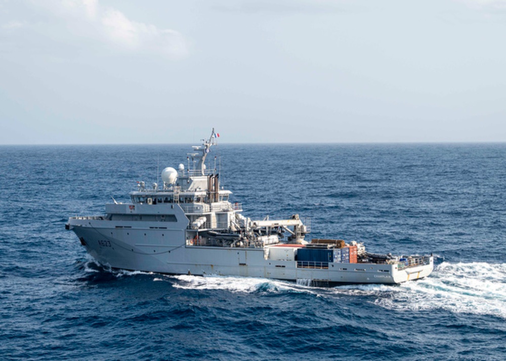 DVIDS - Images - FS Champlain passes USS Hershel “Woody” Williams ...