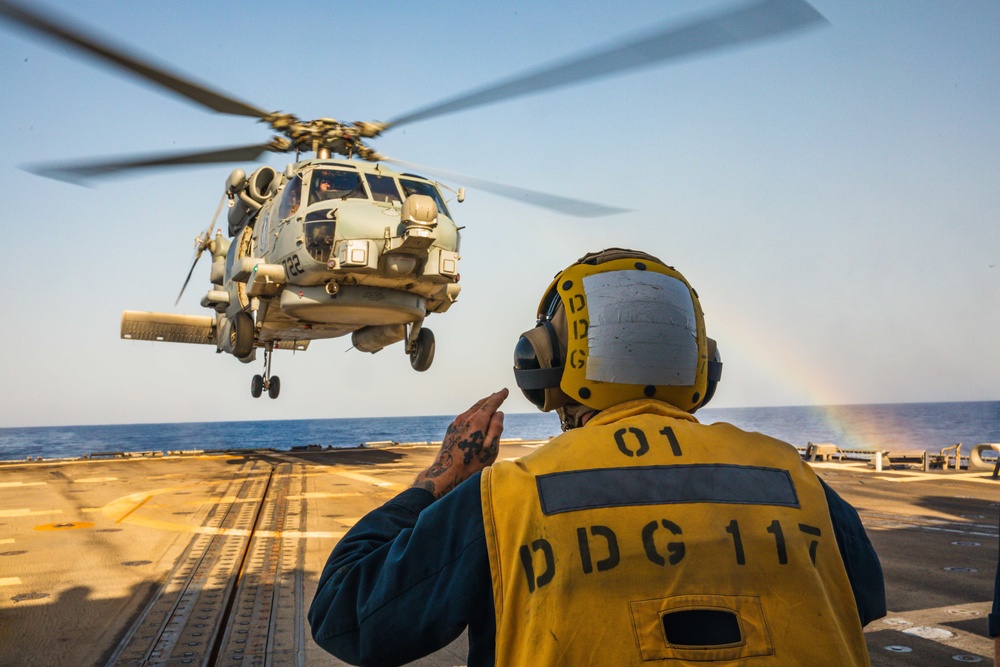 DVIDS - Images - USS Paul Ignatius (DDG 117) Conducts VERTREP Training ...