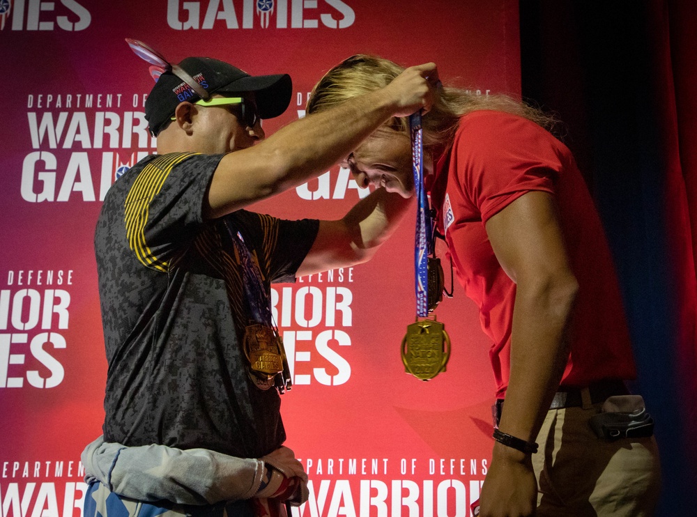 DVIDS - Images - 2022 DOD Warrior Games Team Marine Corps – Track Medal Ceremony [Image 5 of 8]