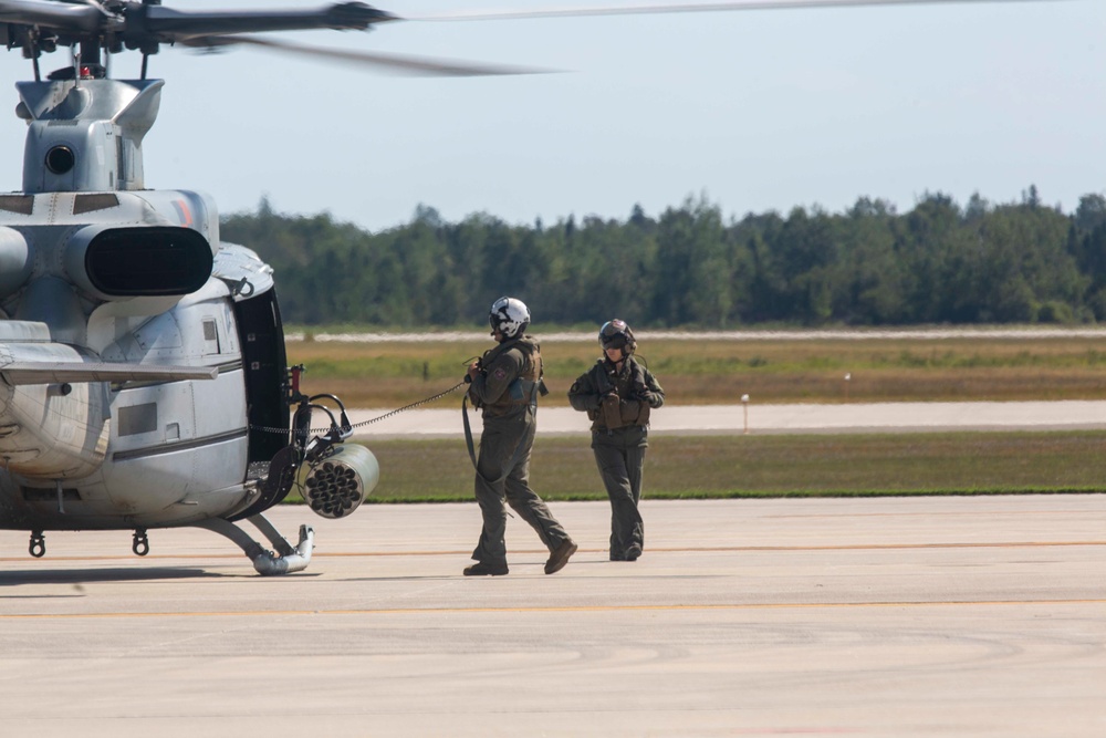 DVIDS - Images - Marines with Marine Light Attack Helicopter Squadron ...
