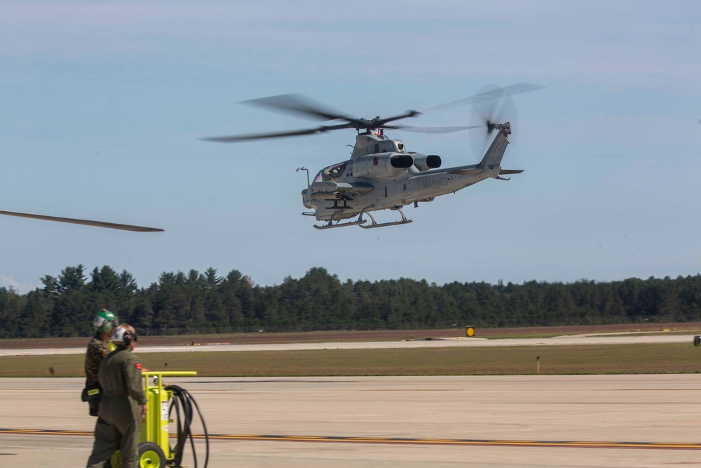 DVIDS - Images - Marines with Marine Light Attack Helicopter Squadron ...
