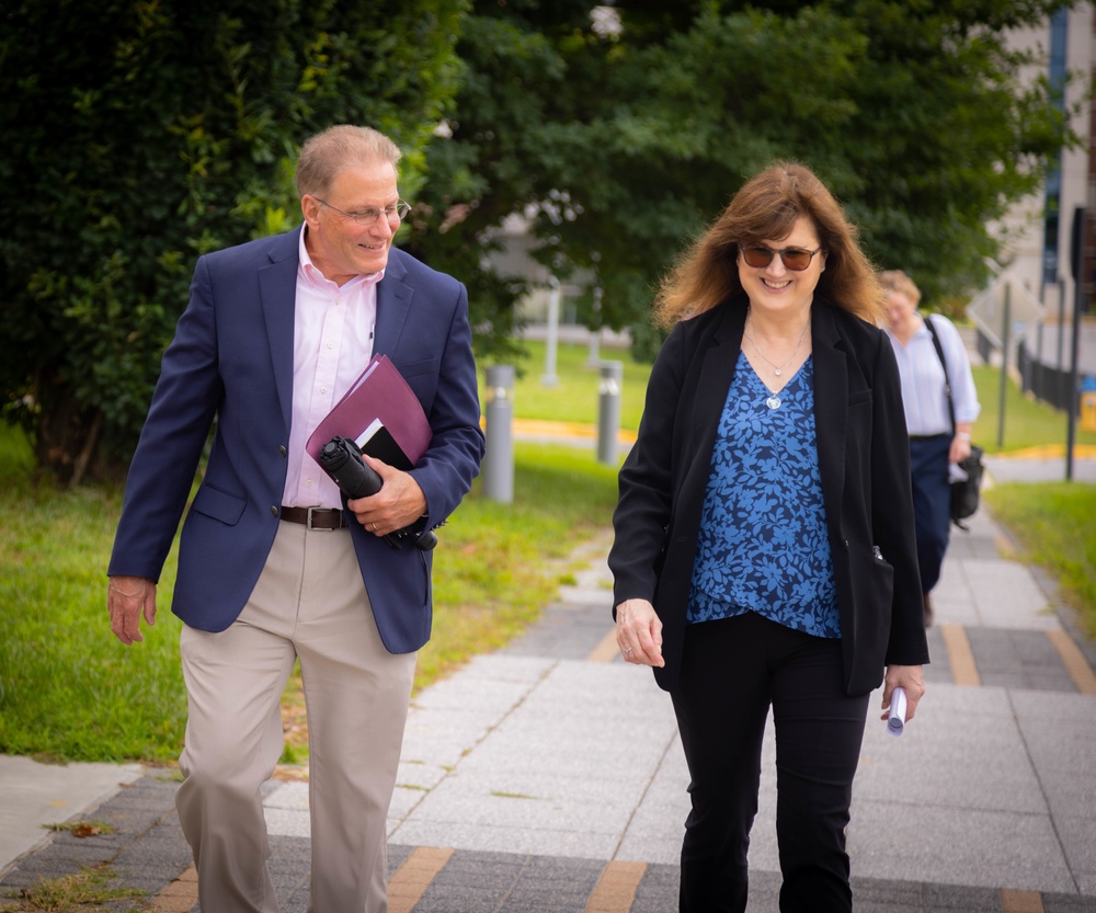 DVIDS - Images - Dr. Mark Dertzbaugh Tour at WRAIR [Image 8 of 11]