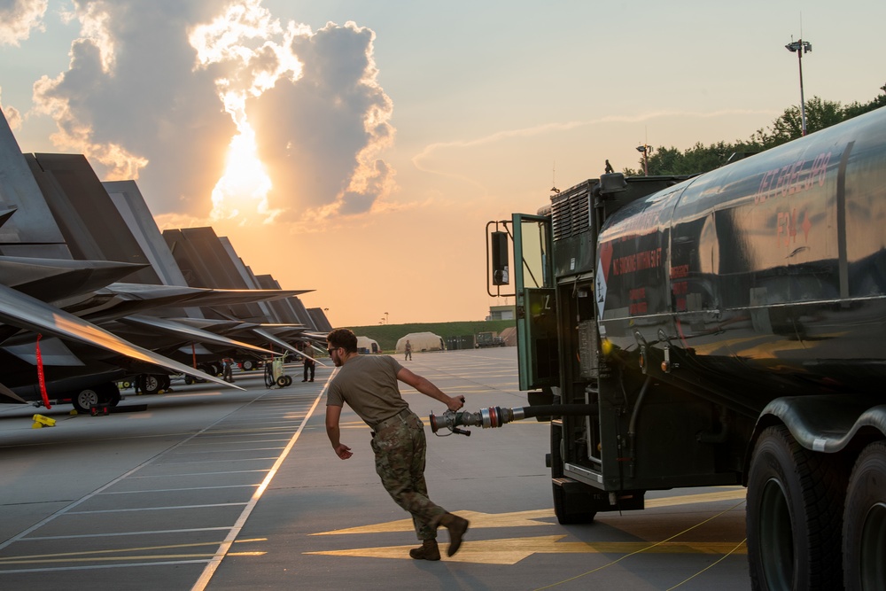 DVIDS - Images - 90 EFS Evening Flightline Operations [Image 2 of 7]