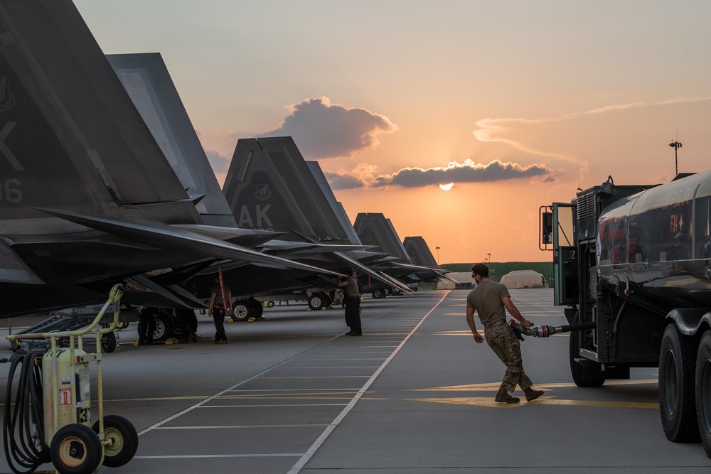 DVIDS - Images - 90 EFS Evening Flightline Operations [Image 7 of 7]