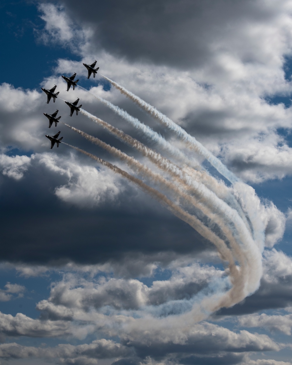 DVIDS - Images - Thunderbirds Perform at Skyfest 2022 [Image 7 of 23]