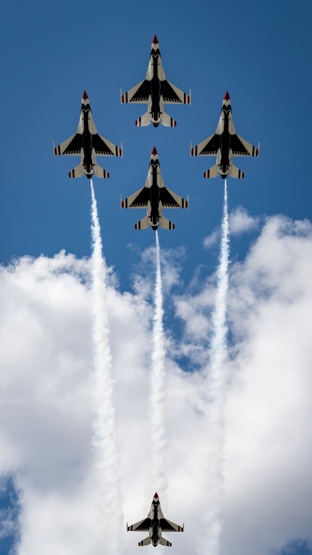 DVIDS - Images - Thunderbirds Perform at Skyfest 2022 [Image 22 of 23]