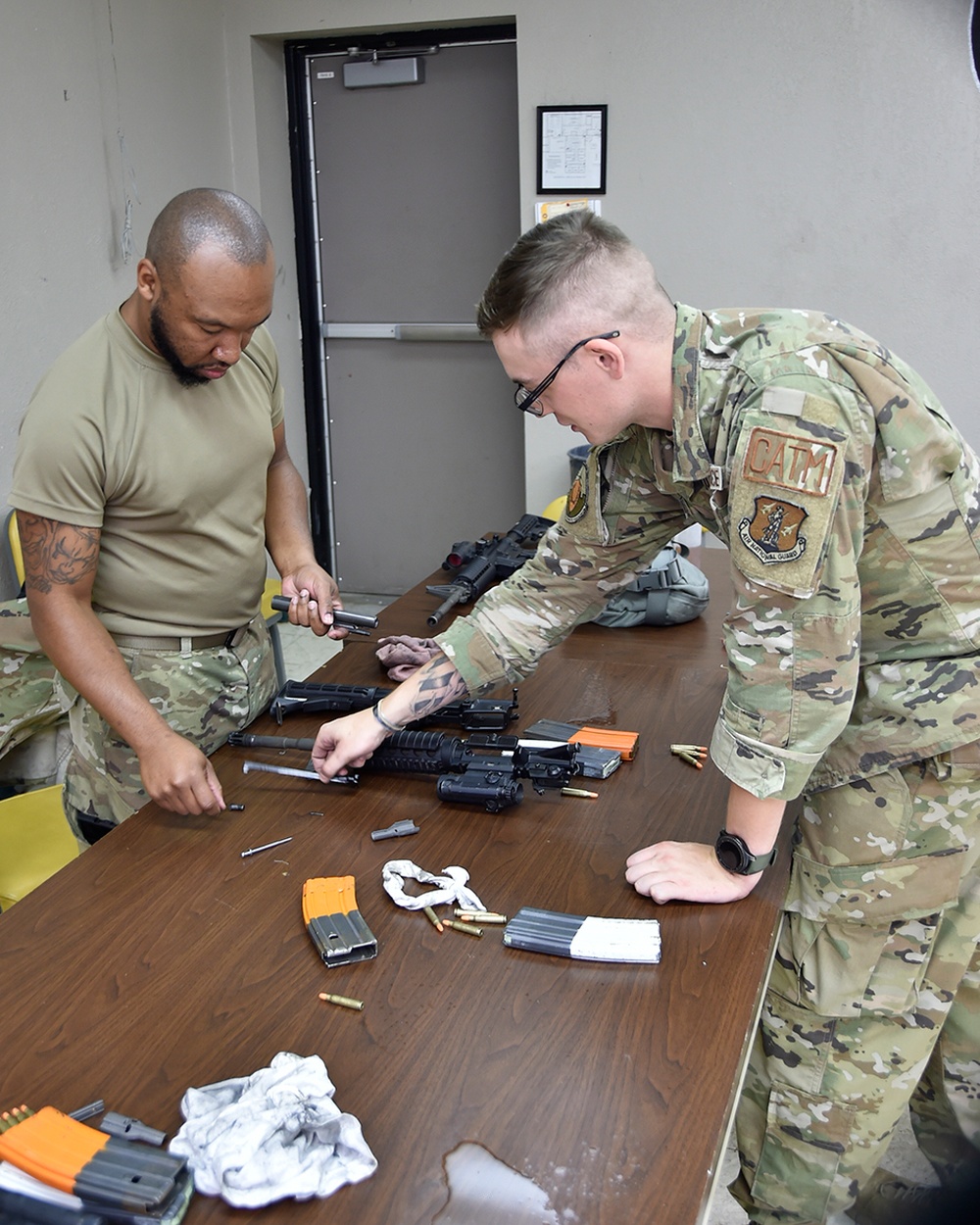 DVIDS - Images - Weapons Training [Image 5 of 10]