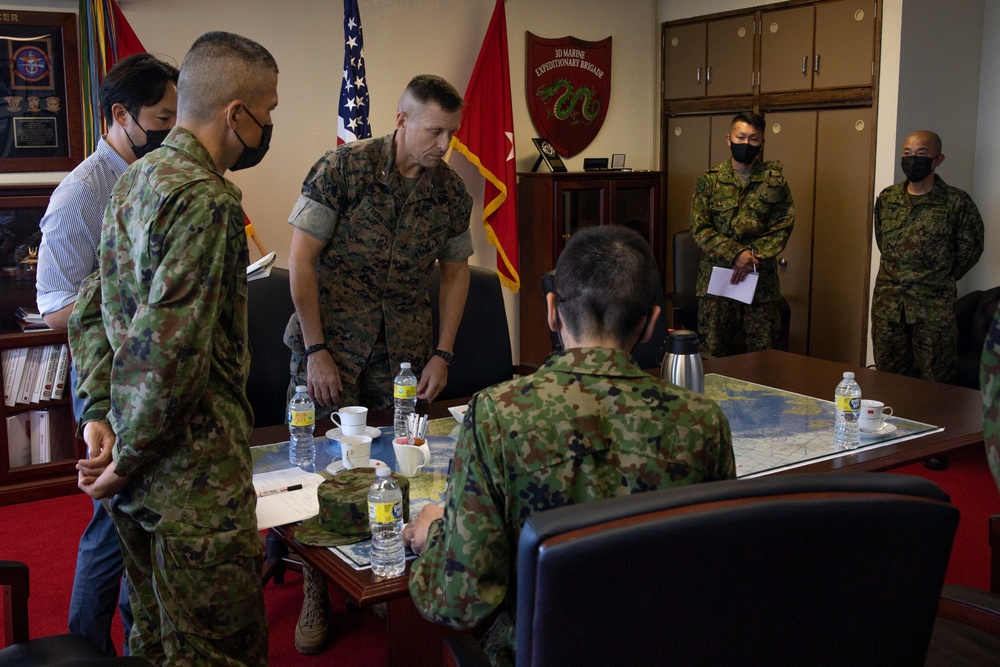 DVIDS - Images - JGSDF Maj. Gen Shingo Nashinoki visits III MEF Deputy ...