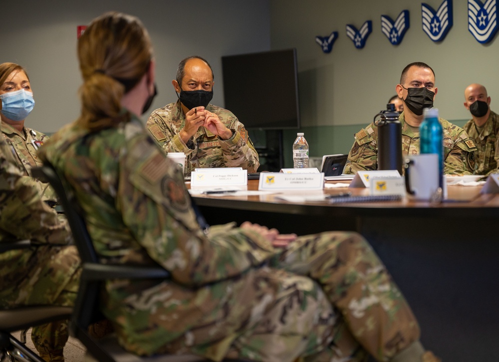 DVIDS - Images - AMC surgeon general visits Dover AFB [Image 4 of 4]