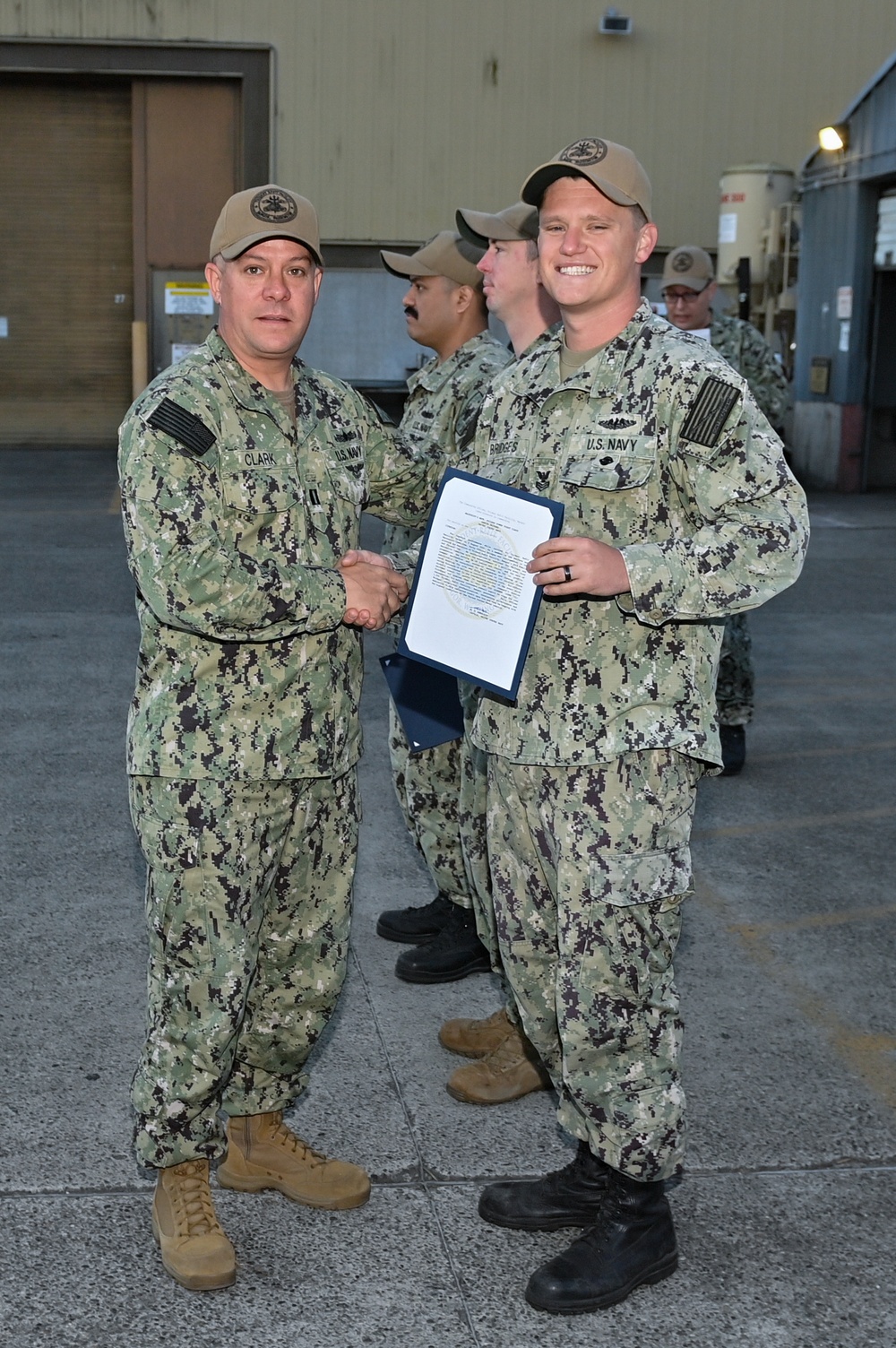 DVIDS - Images - TRFB Sailor Receives Award [Image 3 of 6]