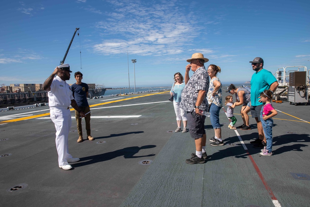 DVIDS - Images - Makin Island Participates in NBSD Centential Event ...