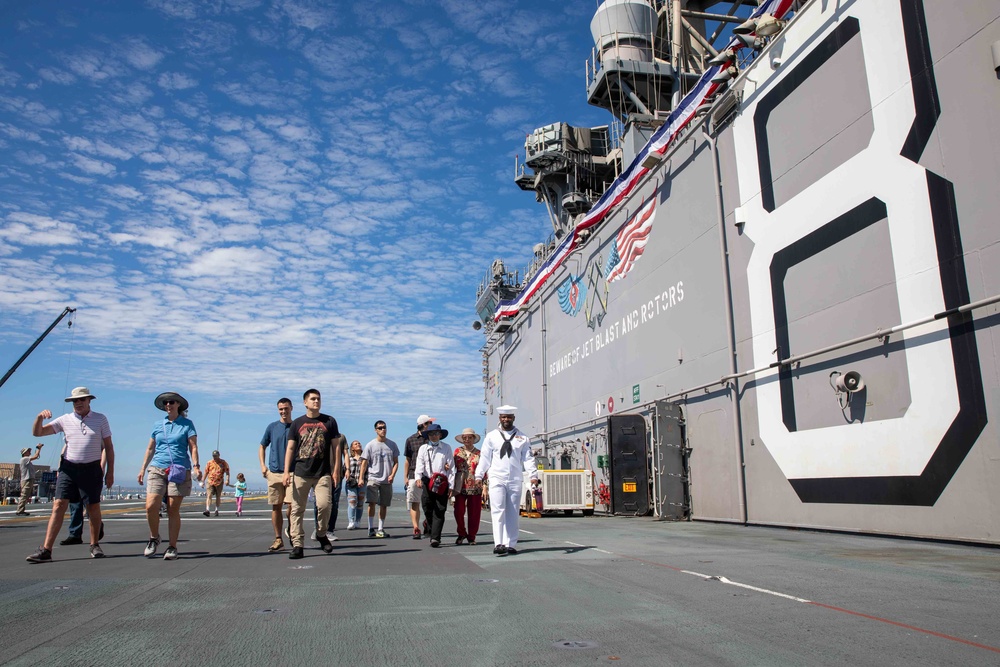 DVIDS - Images - Makin Island Participates in NBSD Centential Event ...