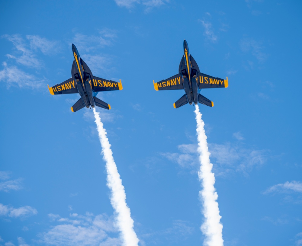 DVIDS - Images - Miramar 2022 Airshow: Blue Angels 9/24 [Image 6 of 22]