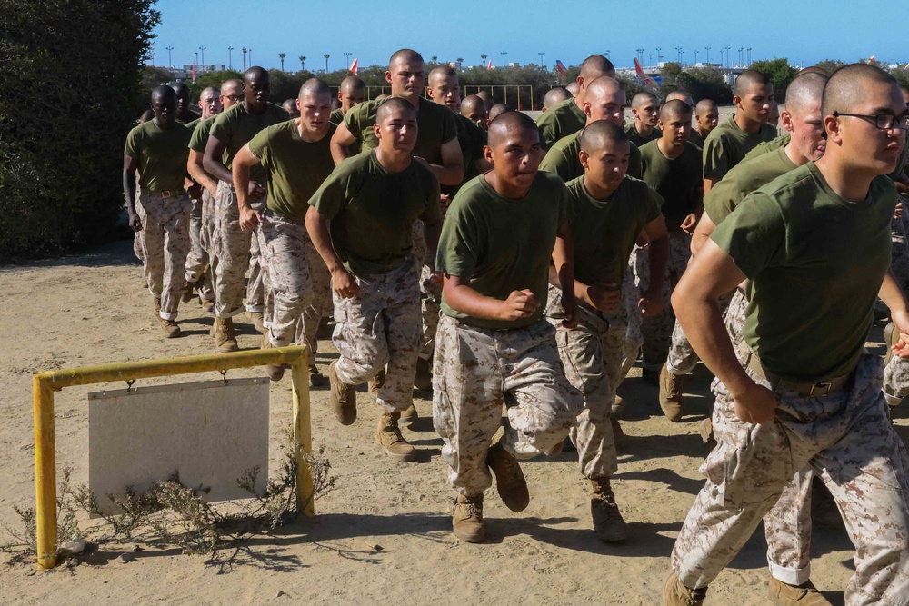 DVIDS - Images - Mike company log drills [Image 4 of 10]