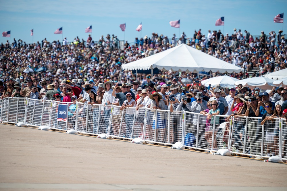 DVIDS - Images - Miramar 2022 Air Show: Crowd 09/24 [Image 2 of 2]