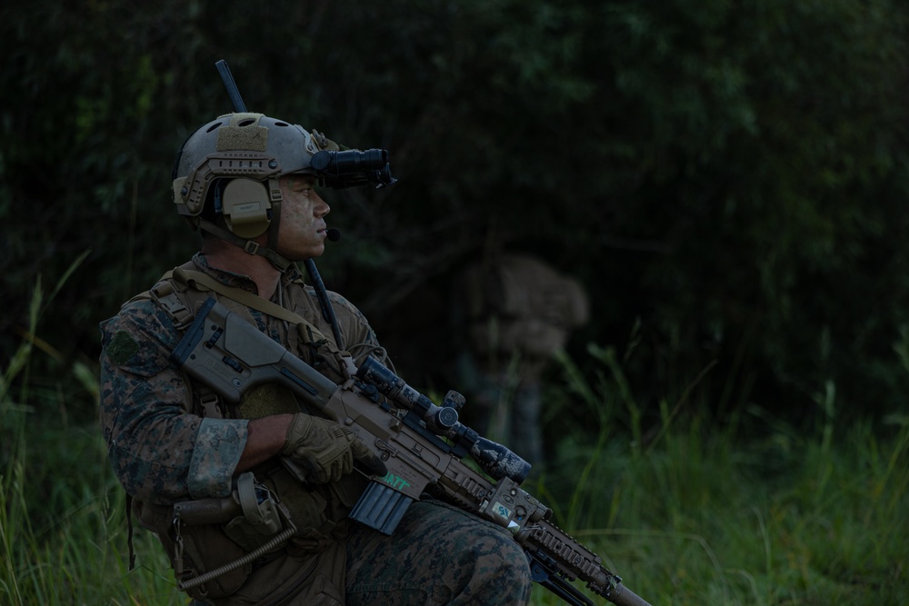 DVIDS - Images - V16 MCCRE: Getting Back to the Littorals [Image 3 of 12]