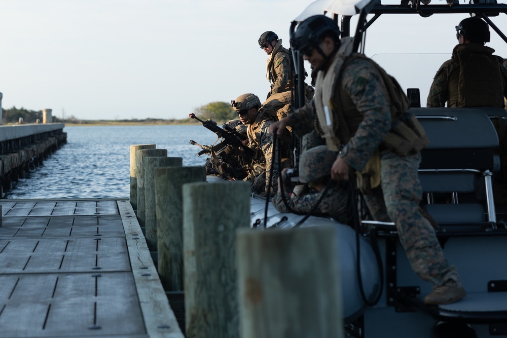 DVIDS - Images - V16 MCCRE: Getting Back to the Littorals [Image 5 of 12]