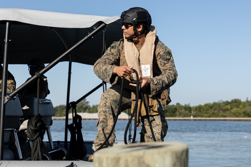 DVIDS - Images - V16 MCCRE: Getting Back to the Littorals [Image 12 of 12]