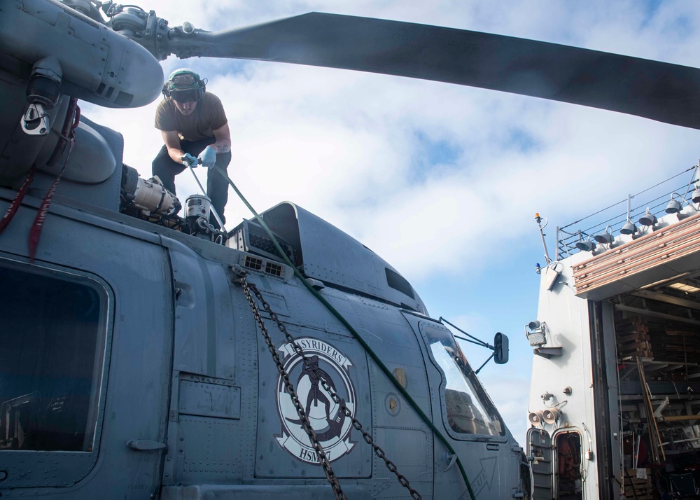 DVIDS - Images - U.S. Sailor Performs Maintenance On An MH-60R Sea Hawk ...