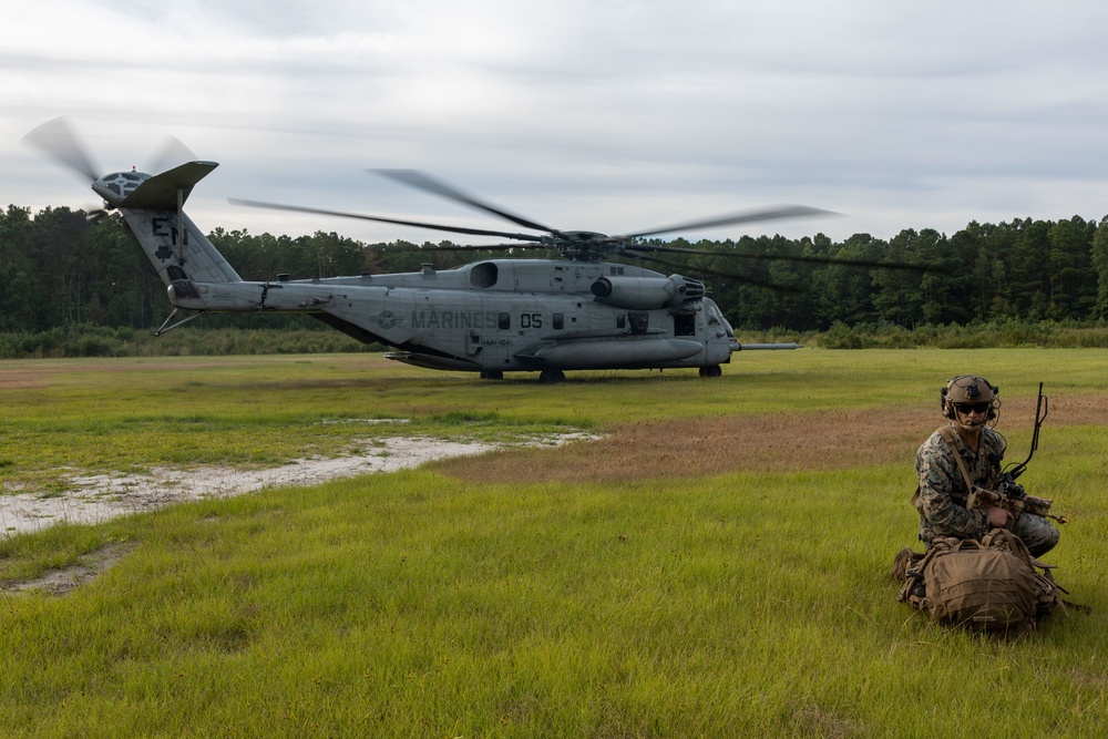 DVIDS - Images - 1/6 MCCRE: Helo Insert [Image 2 of 9]