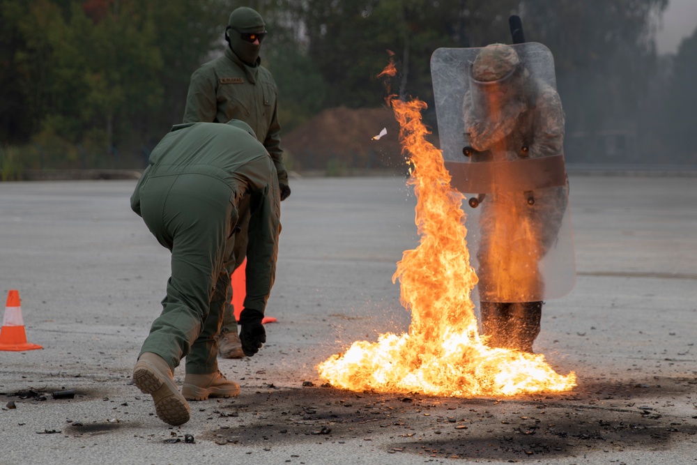 DVIDS - Images - Task Force Nighthawk conduct fire phobia training ...