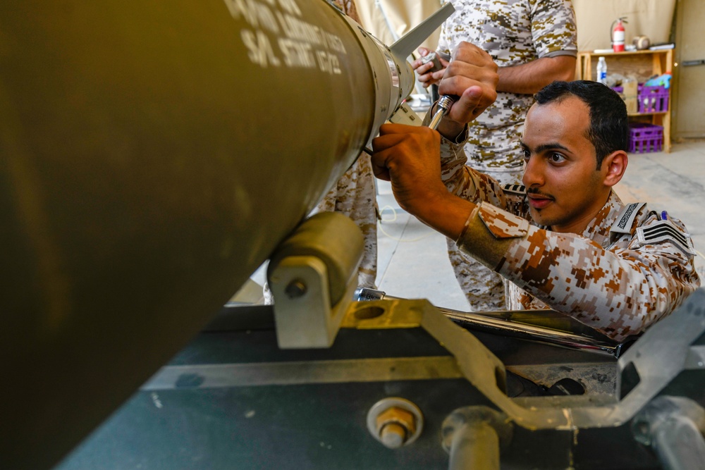 DVIDS - Images - Integrated Bomb Build [Image 10 of 16]