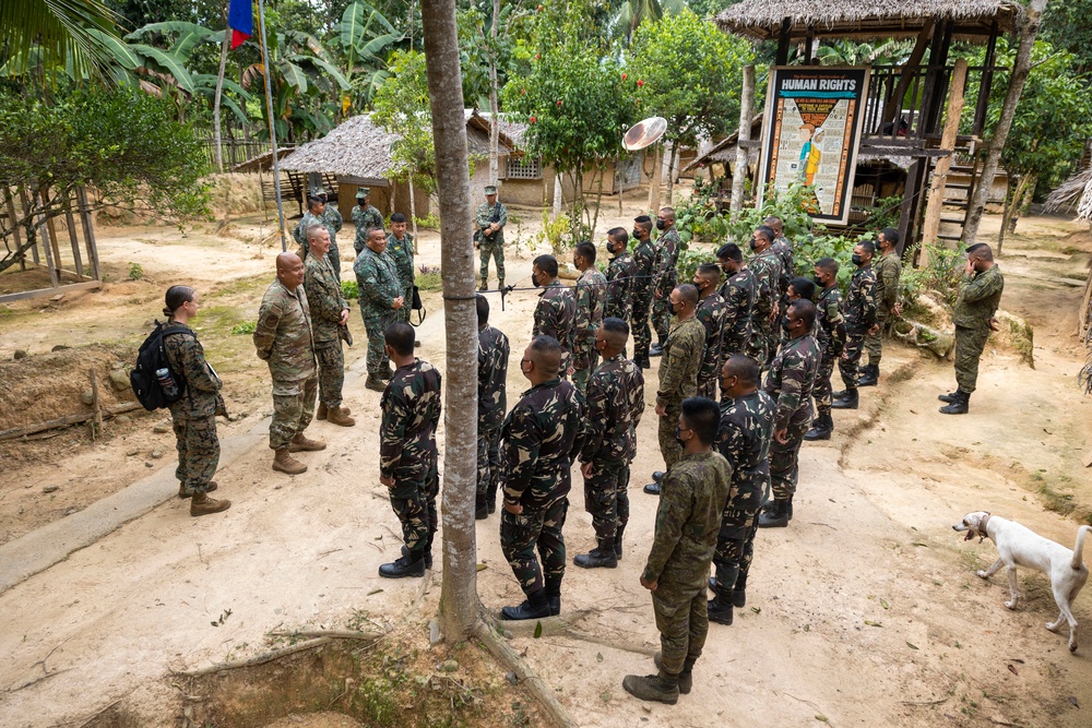 DVIDS - Images - 11th MEU CO conducts key leader engagement with ...