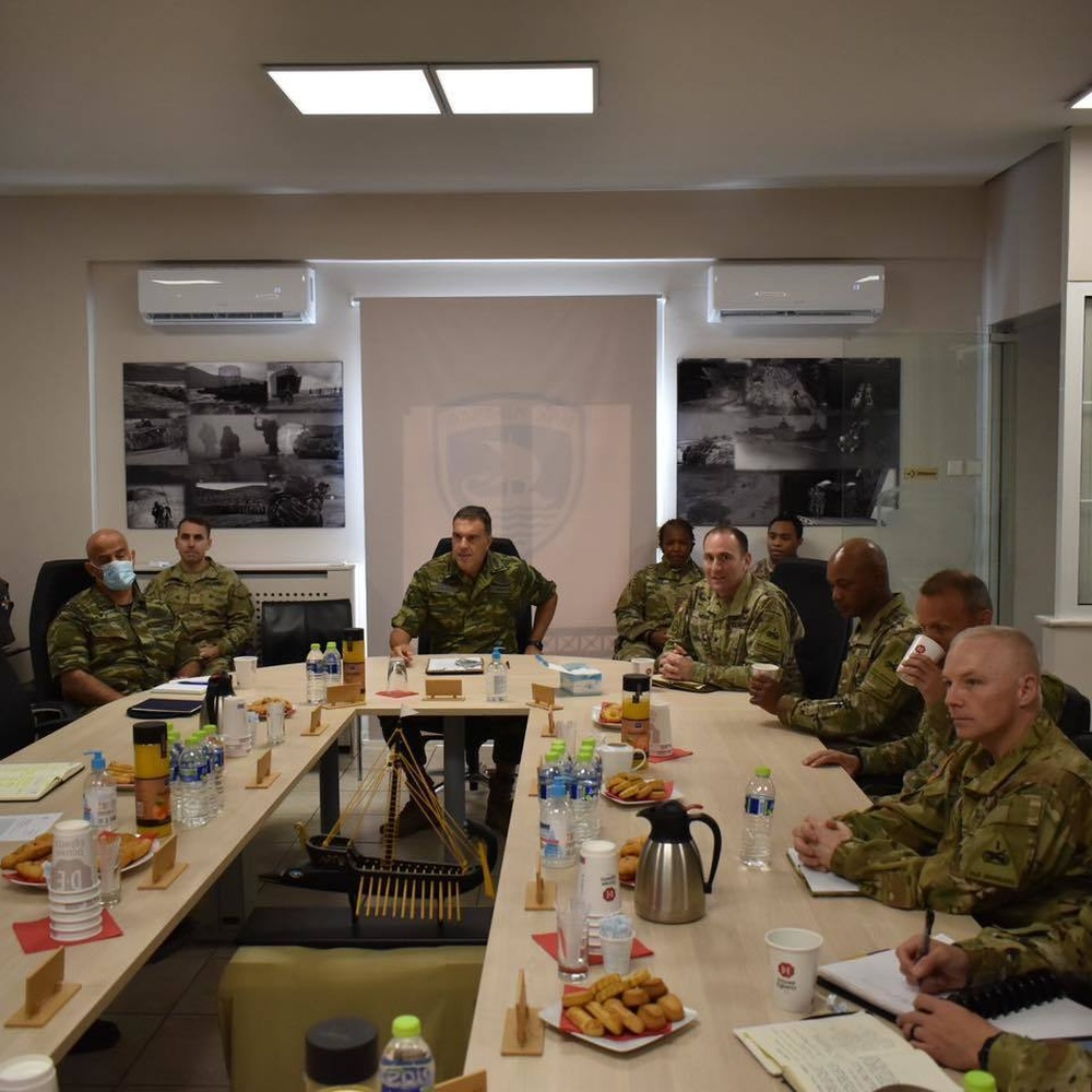 DVIDS - Images - The CAB and 32nd Marine BDE have a briefing [Image 2 of 4]