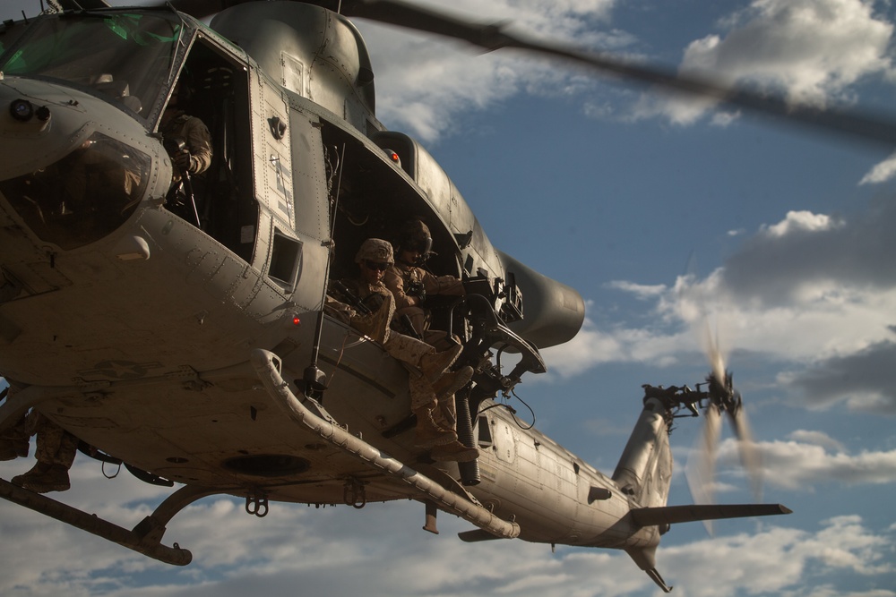 DVIDS - Images - WTI 1-23: UH-1Y Venom Battle Drills [Image 8 of 8]