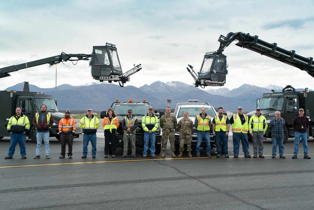 DVIDS - Images - 3rd MXS deice team ensures RED FLAG-Alaska 23-1 success