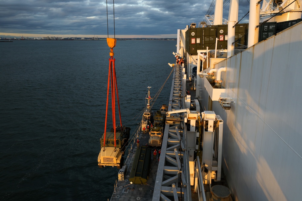 DVIDS - Images - Resolute Dragon 22 | Marines and Sailors on USNS Dahl ...