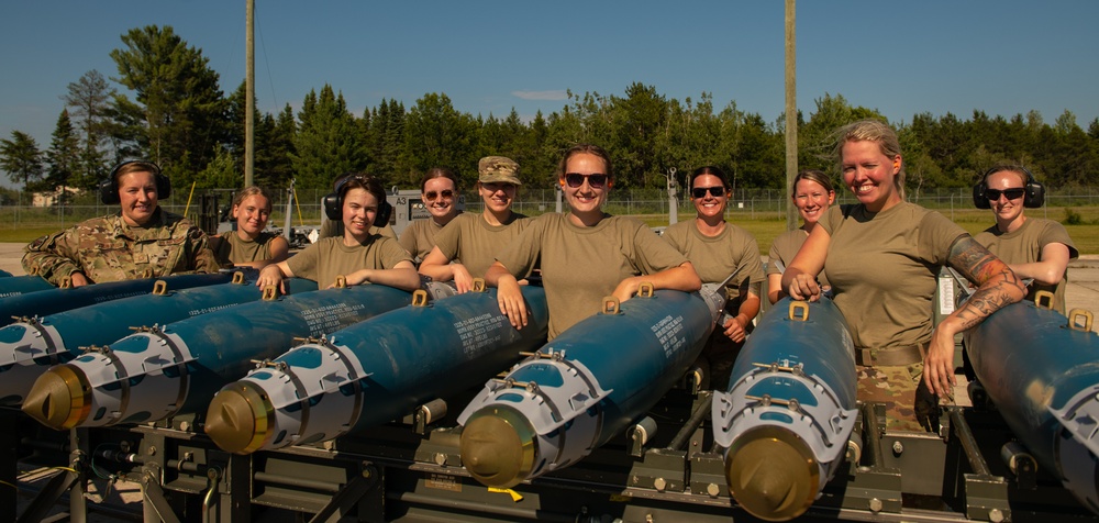 DVIDS - Images - Munitions build team makes history at 122nd FW [Image ...