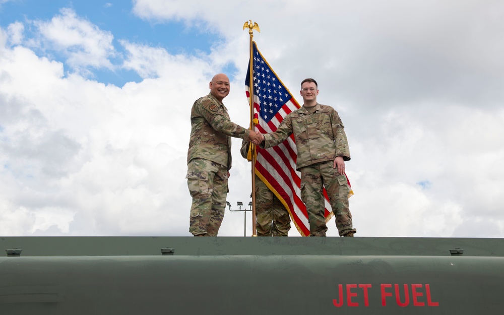 DVIDS - Images - DLA Energy commander visits JB Charleston [Image 8 of 13]