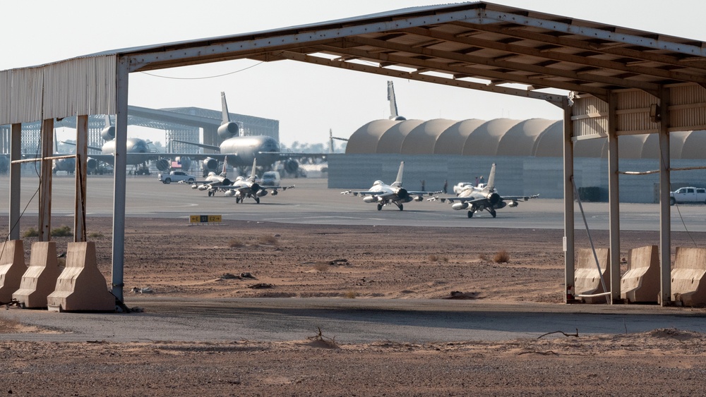 DVIDS - Images - Desert Double Down [Image 5 of 12]