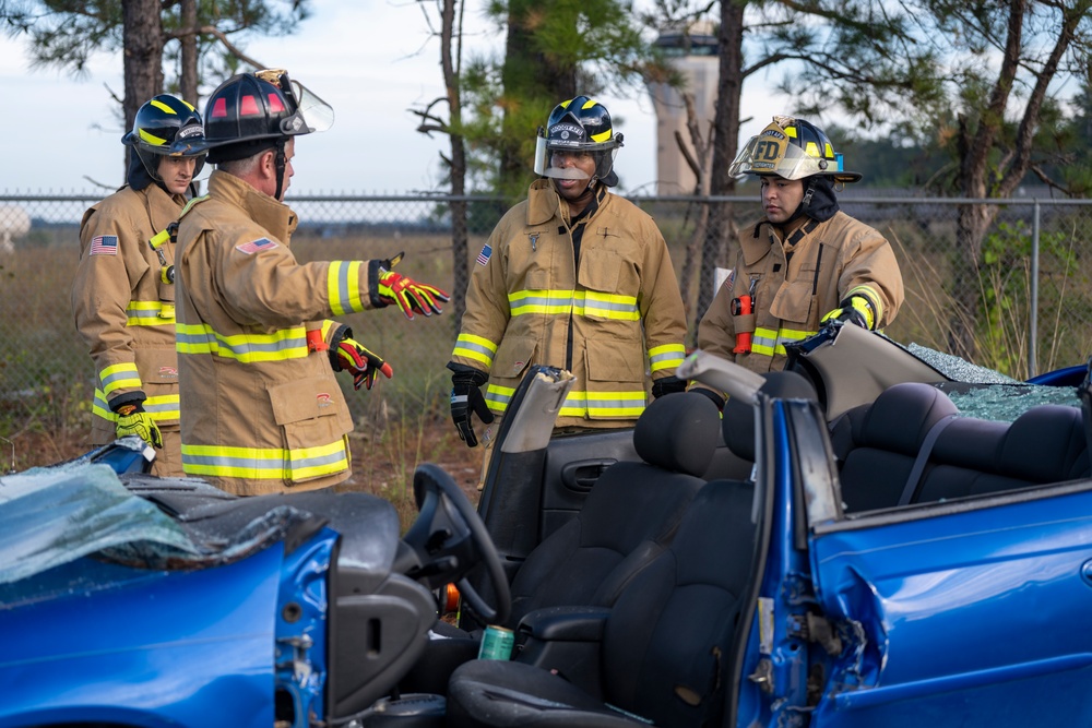 DVIDS - Images - Firefighters showcase capabilities [Image 6 of 6]