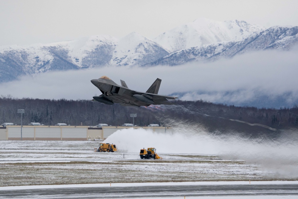 DVIDS - Images - F-22s and HH-60Gs fly over JBER [Image 4 of 8]
