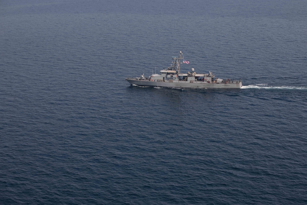 DVIDS - Images - USS Chinook operates in the Arabian Gulf