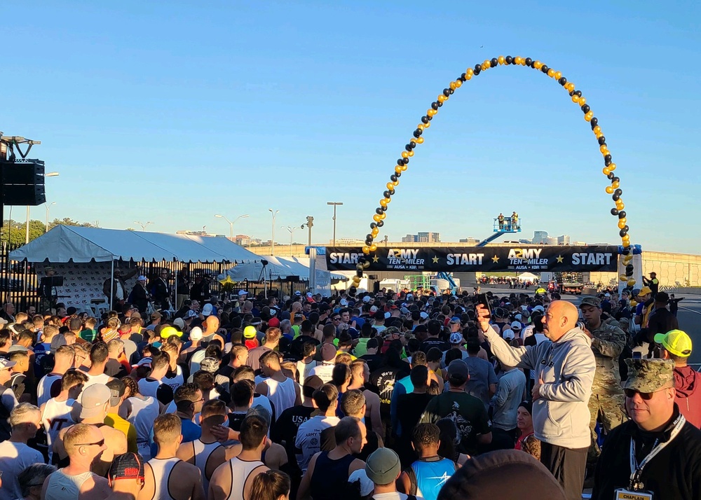 DVIDS - Images - 10 for 10 – VIVA FEVA wins 10th place in the Army Ten ...