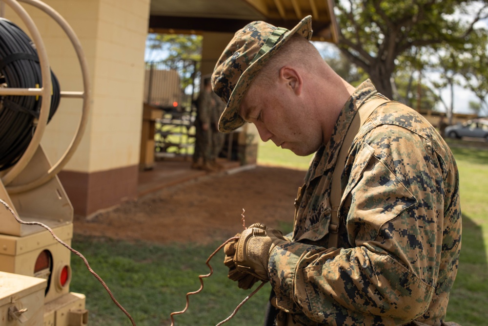 DVIDS - Images - 3d Marine Littoral Regiment displaces Alpha command node to Puuloa Range [Image ...